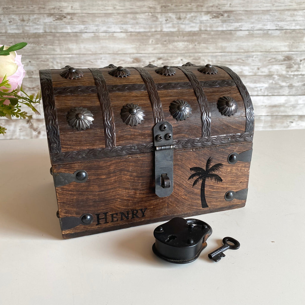 Personalized Treasure Chest with Lock and Skeleton Keys – Nautical Cove